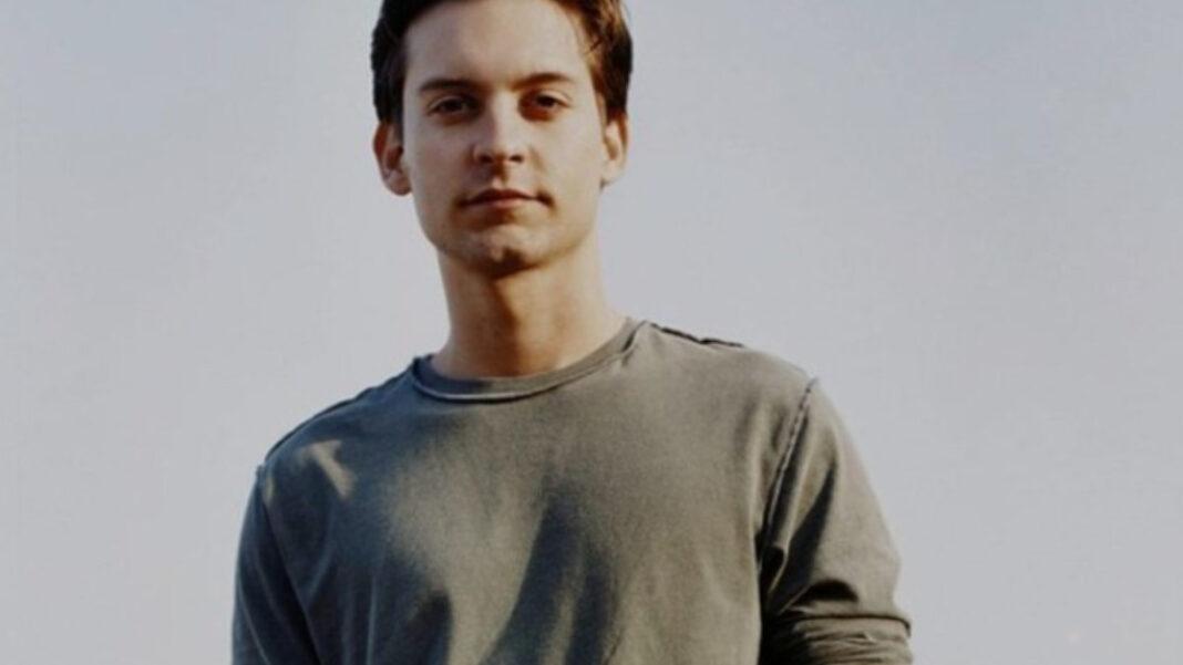Tobey Maguire Trends After Courtside Appearance With Influencer Lily ...