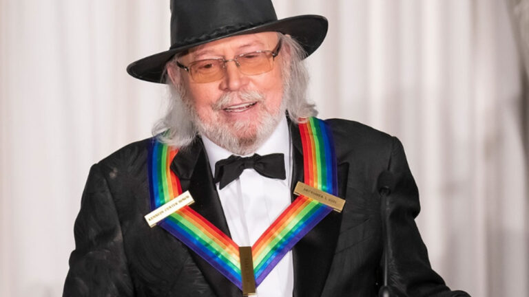 Barry Gibb Death Rumours Go Viral Again, But Bee Gees Legend Is Alive ...