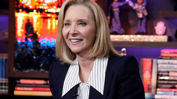 Lisa Kudrow Calls Out Possible RHOBH Editing Mistake During Awkward ...