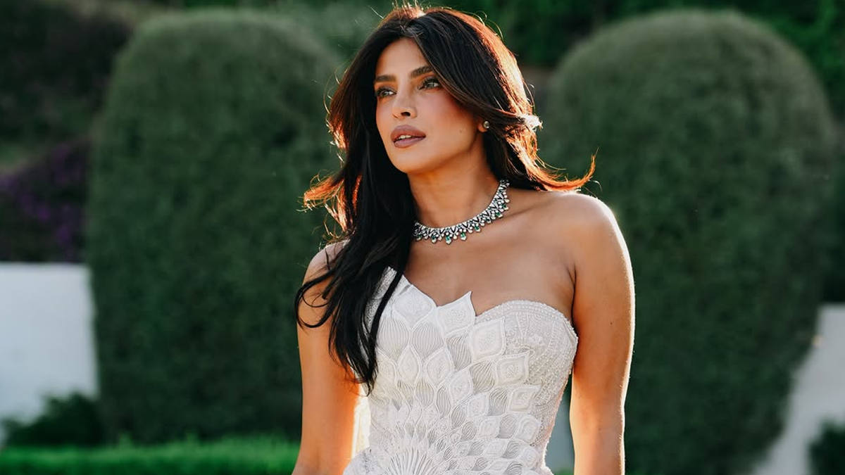 Priyanka Chopra Had No Idea Kevin Jonas Was Secretly Working Overtime ...