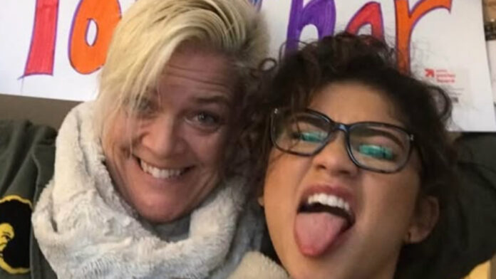 Zendaya’s Mom Shares Emotional Reaction To Euphoria Finale After Rue’s ...